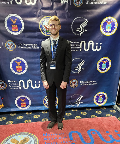 CMU physics alum earns award in Tech Sprint