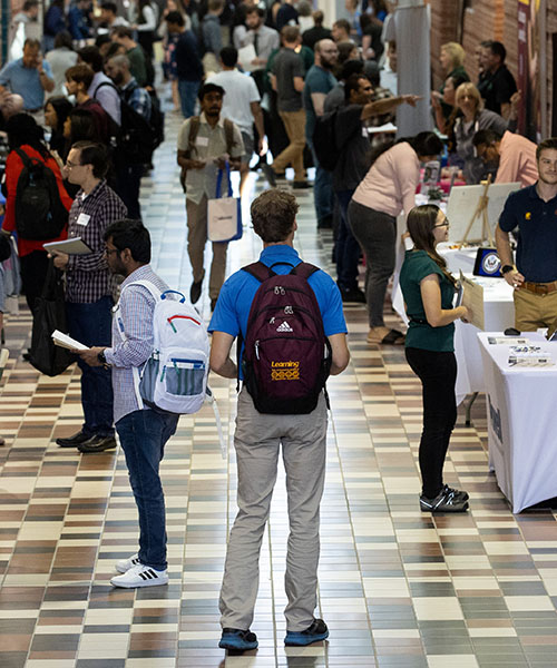 Your college application timeline: When to start each step