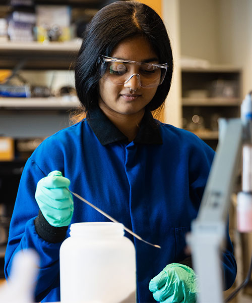 Goldwater Scholar targets disease with research