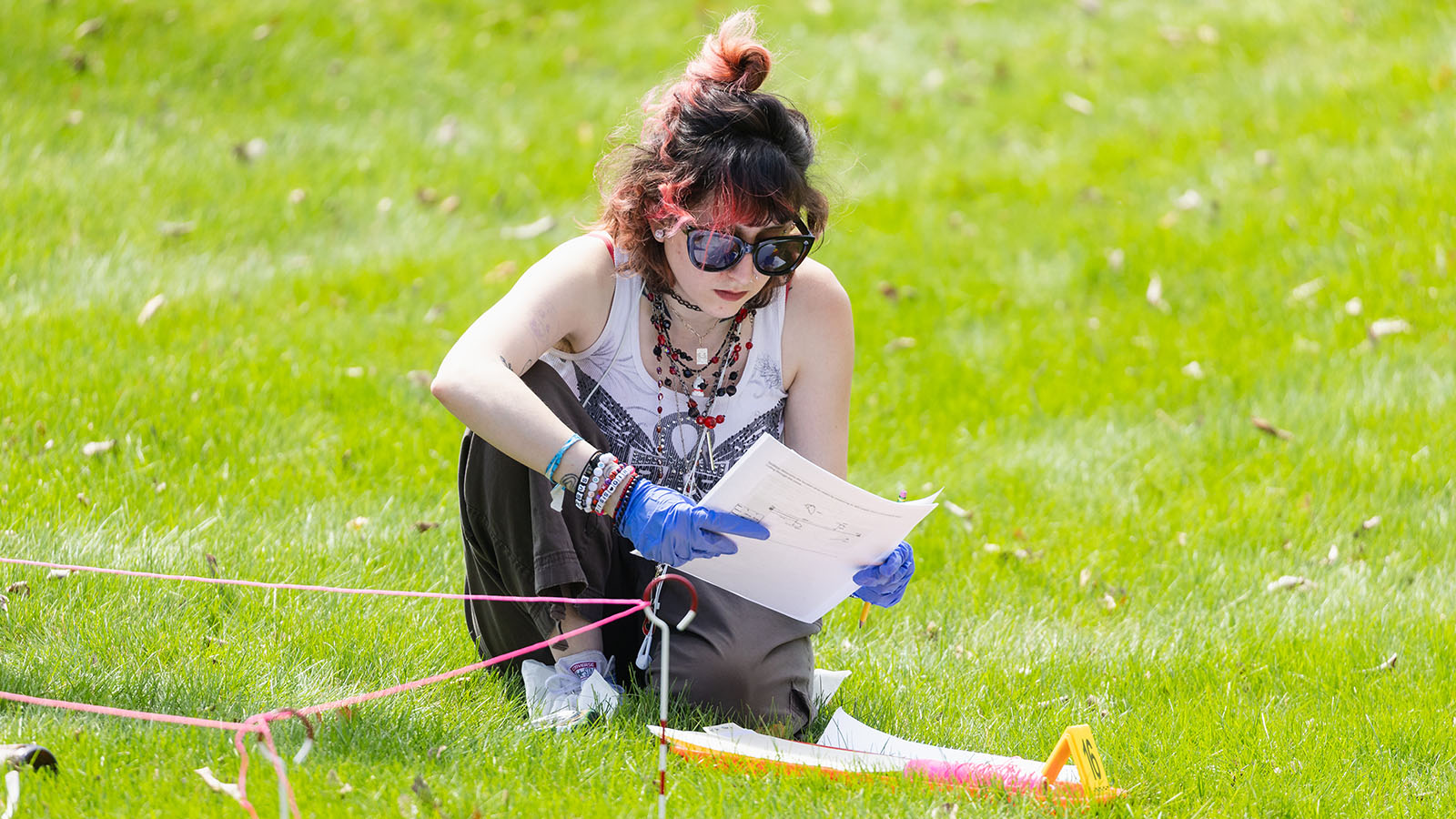 Students play CSI to get real-world science experience