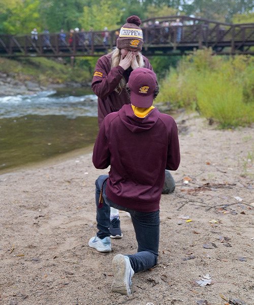 Surprise engagement unfolds during CMU Homecoming | Central Michigan ...
